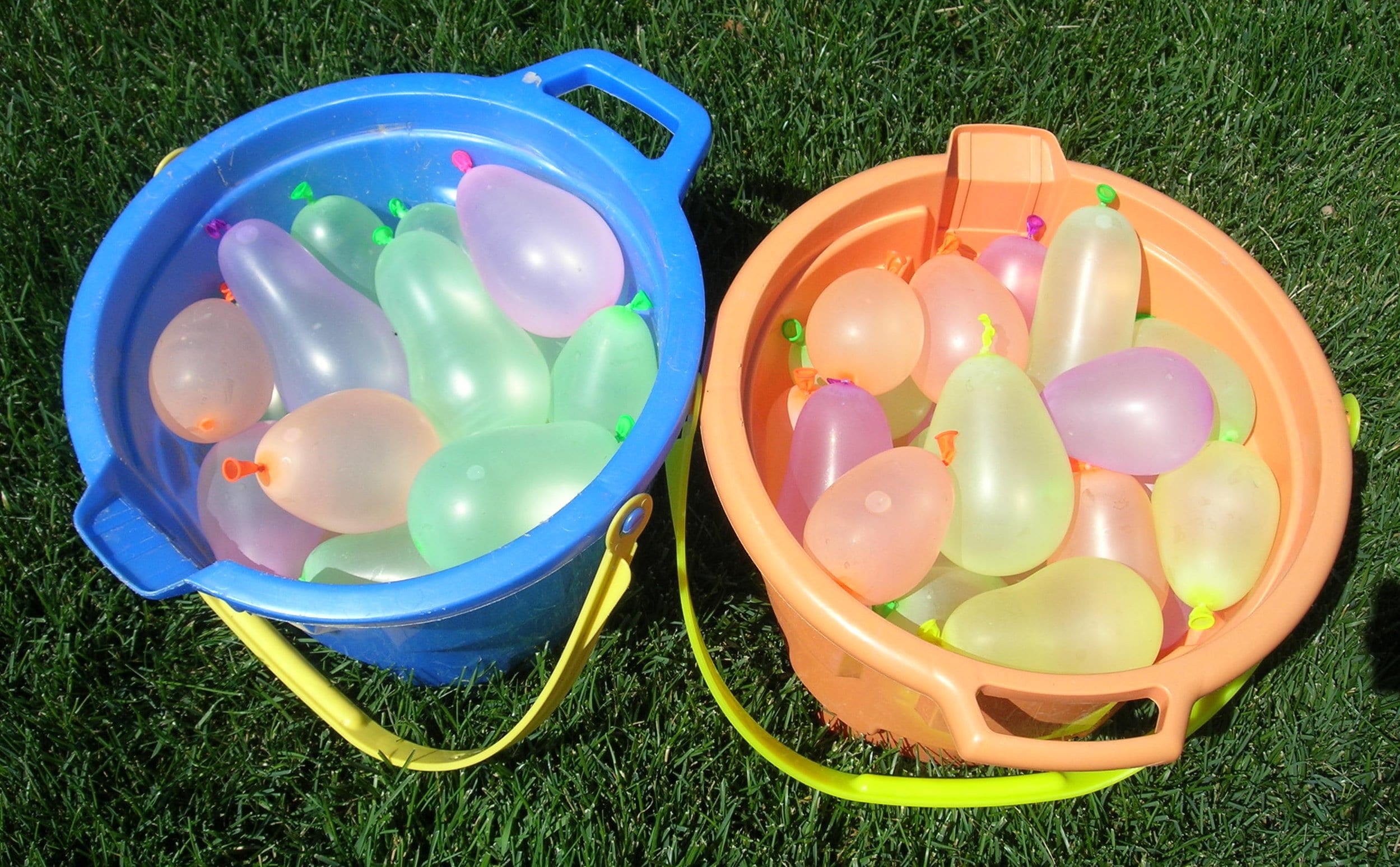 40 Swimming Pool Games For Kids and Adults | Medallion Energy